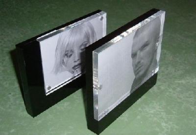 China Clear Acrylic Frames With Beautiful Shape for sale