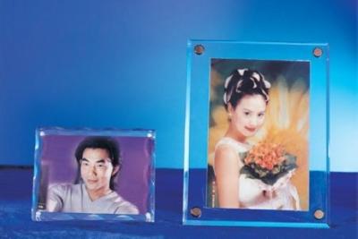 China Acrylic Photo Frames UK for sale