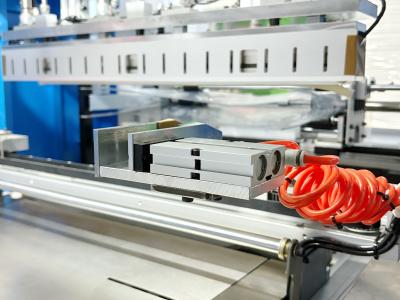 China 500ml 8000-12000BPH Fully Auto Empty Bottle Packing Machine With Multi Channel Feeding for sale