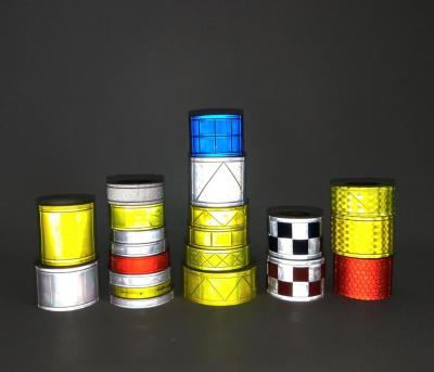 Cina L'alta visibilità cuce su nastro riflettente per il tessuto giallo del segnale stradale del nastro della sicurezza dell'abbigliamento in vendita