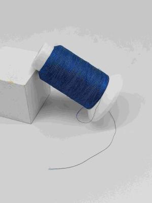Cina Filato per maglieria di cucito del filo riflettente leggero blu utilizzato in maglietta Logo Clothing in vendita