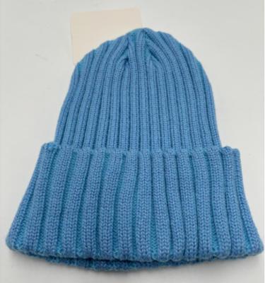China Lightweight Knitted Hat Made By Blending Reflective Yarn With Paper Fiber Yarn for sale