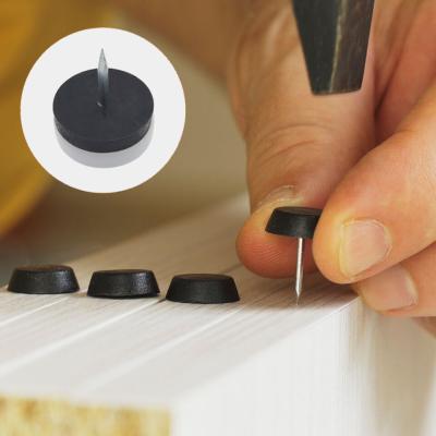 Cina 16mm doppio strato mobili piedi chiodo in nero PE plastica e zinco placcato chiodo per legno mobili gamba in vendita