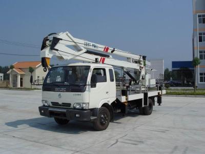 China camión aéreo de la sola luz del taxi del 14m Dongfeng con la grúa en venta