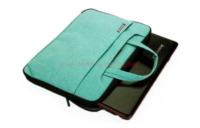 Cina Piccola borsa di nylon verde del computer portatile con la tasca di rivista esteriore 100% in vendita