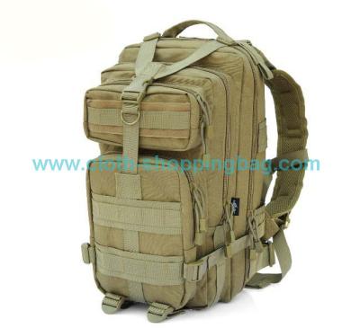 Cina Zaino funzionale dell'ingranaggio di campeggio di stile verde scuro dell'esercito con il materiale del poliestere 900D in vendita