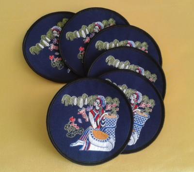 Chine Le tapis d'endroit brodé de coton pour des couverts, en stock, la Chine a brodé des caboteurs de table, à vendre