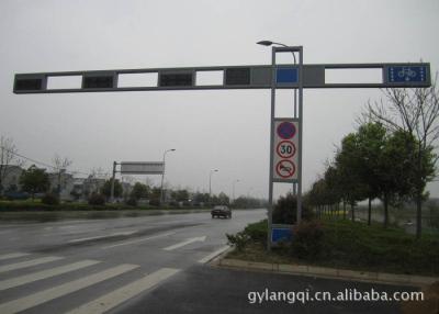 China Signal Customization Traffic Light Pole Gr65 4m / 6m Galvanized Road Light Poles for sale