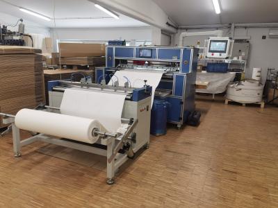 China CNC-controle mes pleatmachine 1050mm Breedte 220V / 380V 50Hz for sale