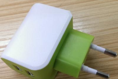 Cina Anti caricatore doppio di surriscaldamento della parete di USB, caricatore universale di USB del portatile in vendita