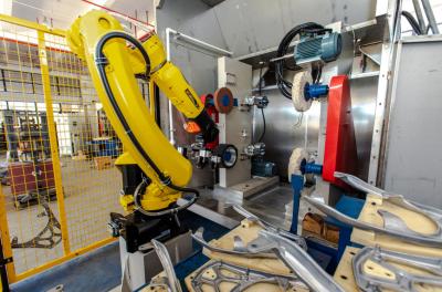 China Dia150mm Wheel Industrial Robotic Grinding Machine Arm 1000-3000rpm for sale