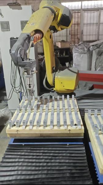 Quality Custom Metal Robotic Grinding Cell 220V/380V for Zinc Alloy Hardware for sale