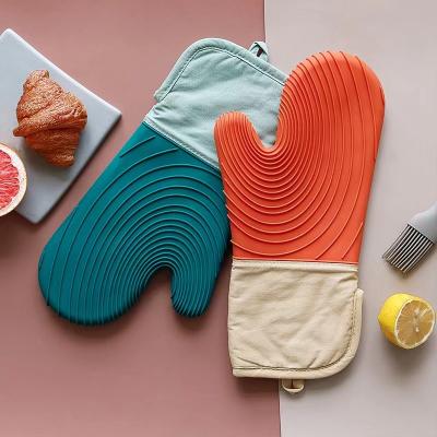 Cina Doppio termoresistente Oven Mitts dei guanti del silicone per la cucina che cucina cottura del BARBECUE in vendita