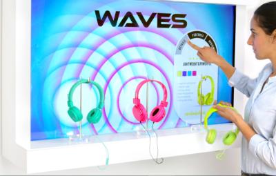 China Shopping Interactive Retail Displays Cabinet 6GB - 16GB Memory Customized Size for sale