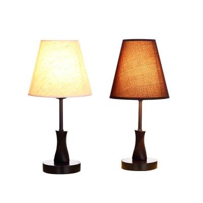 China Modern Bedroom Living Room Lamp Creative Desk Lamp Glass Table Lamp for sale