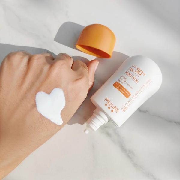 Quality Custom Hypoallergenic Sunscreen Body Lotion SPF 50 Sunlight Protection Cream for sale