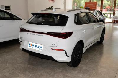 China 2023 BYD E2 Elektrische auto met elektrische parkeerrem en co-pilootstoelregeling Te koop