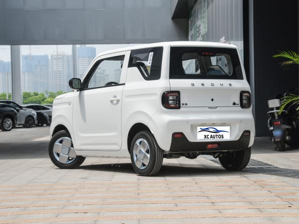 Quality Geely Panda Mini EV Car 4 Seats with Double Wish Bone Rear Suspension 200Km for sale
