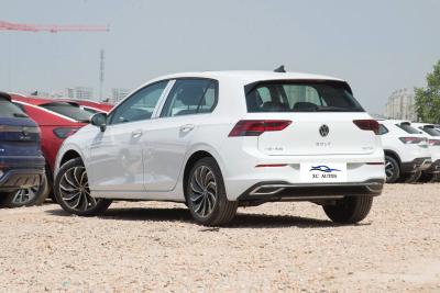 China Volkswagen Golf Compact Sedan Gebruikte benzine auto benzine voertuig met carrosserie structuur Te koop
