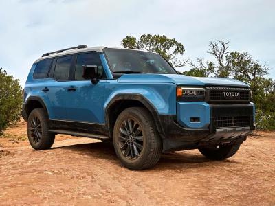 Cina 2024 Toyota Prado SUV Cars Accessori e motore a benzina con cambio automatico in vendita