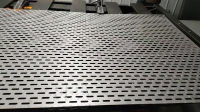 中国 16 Gauge Stainless Steel Sheet  2000mm Checkered Steel Sheet Polished 販売のため