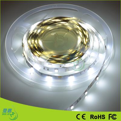 China As luzes de tira conduzidas flexíveis brilhantes super do branco 2835 SMD Waterproof flexível à venda