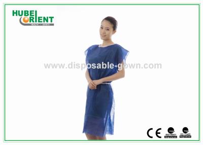 Cina Vesti di protezione monouso per pazienti medici/vesti monouso per esami 40 - 45 GSM in vendita
