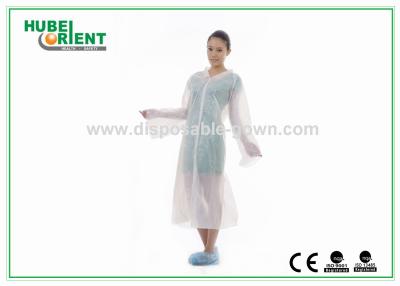 Cina Abiti medici monouso protettivi impermeabili / abiti ospedalieri per donne in vendita