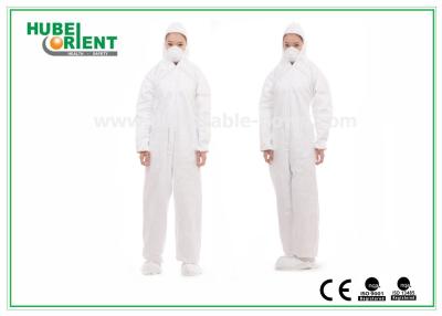Cina Abiti monouso non tessuti con cappuccio con diversi colori Standard CE in vendita