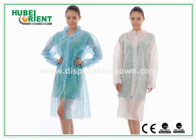 China Protective Clothing PP Disposable Lab Coats For Laboratory With Zip closure for sale