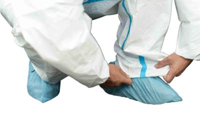 Cina Nastro blu eliminabile del mp Chemical Coverall With dell'ospedale EN14126 Type4/5/6 in vendita