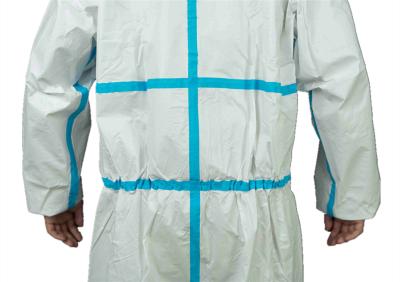 Cina Tipo 4/5/6 Prevenzione di schizzi MP Abbigliamento monouso con cappuccio a due pezzi e nastro blu in vendita