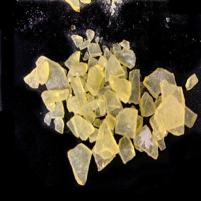 China Yellowish Irregular Flakes Alcohol Soluble Maleic Resin Used For Printing Inks for sale