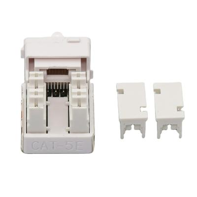 中国 カバーを持つ90度Cat5e UTP台形ジャックRJ45モジュラー ジャック 販売のため