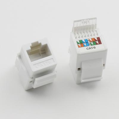 中国 AMPのタイプUTP Cat5E /Cat6のtoolless 90度ネットワークのコネクター 販売のため