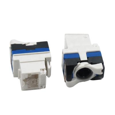中国 青い色の台形コネクターRJ45 UTP 8p8c 180度の台形ジャッキcat6 販売のため
