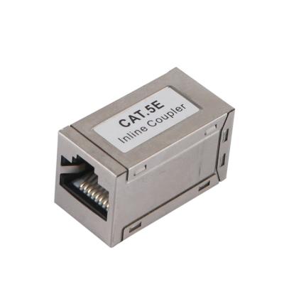 中国 女性RJ45インライン カプラーCAT6Aの箱のイーサネット ケーブルのインライン カプラー 販売のため