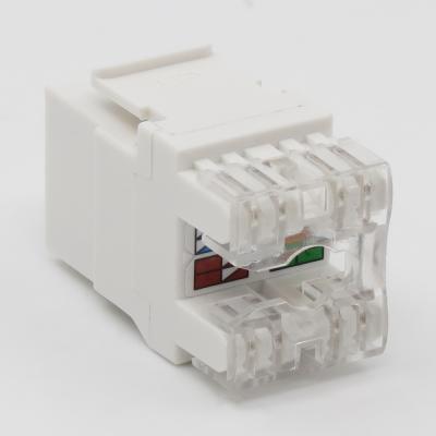 中国 RJ45 180程度Cat5eのイーサネット ジャックのUTPの台形ネットワーク ジャック 販売のため