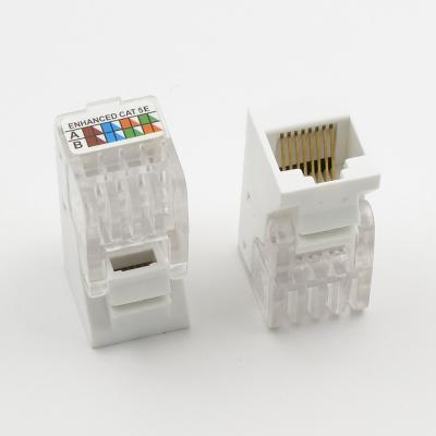 中国 8p8c Cat5E台形ジャックの用具自由なUTPのイーサネット カプラー 販売のため