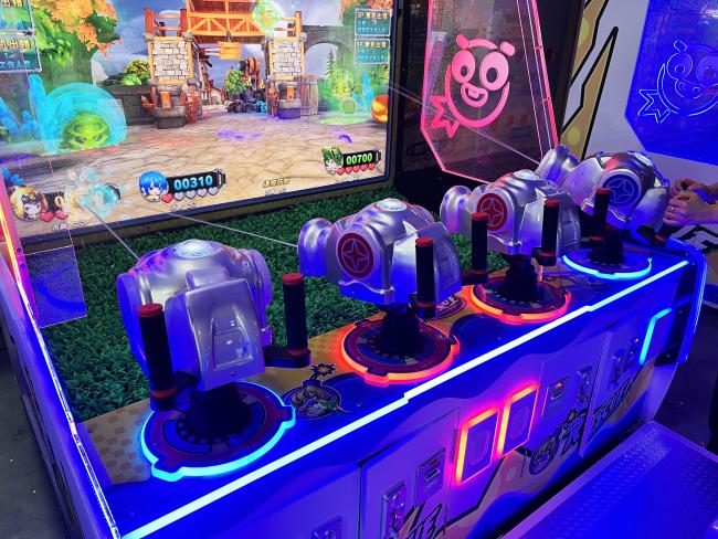 Game screen display showing scoring system and animated targets