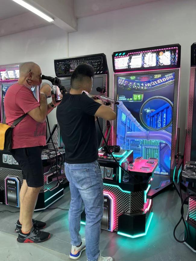 Full machine view in arcade setting