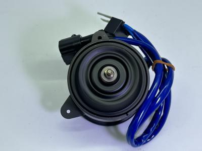 Cina ISUZU 1-83561139-3 DENSO Motore del ventilatore di raffreddamento del radiatore 263500-0833 in vendita