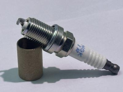 Cina MN-163-236 NGK Spark Plug FR6EI 2687 NGK Iridium Per MITSUBISHI 1.8 / 2.0 2007- in vendita