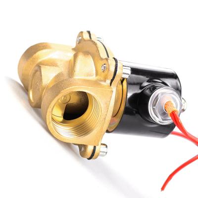 Cina Water Gas Oil Liquid Solenoid Control Valve 12V Solenoid Valve Normally Closed in vendita