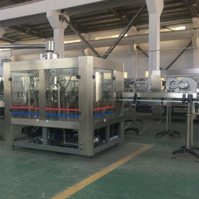 Cina attrezzatura di coperchiamento dell'acqua di potere di 2KW 380V 50Hz di rifornimento della bottiglia automatica della macchina in vendita