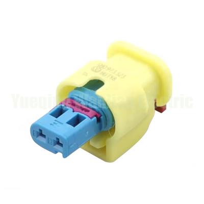 中国 2ピン 4H0973323 1718648-3 3-1718647-1 1-1823608-4 ワイヤリング 密封式電気防水接続ソケット 販売のため