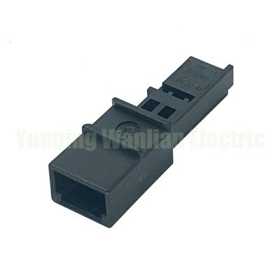 中国 2ピン 8E0972763 AC組立 オートツイッター オーディオ 電源接続器 自動車ケーブルソケット 車用アダプタ 販売のため