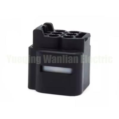 Cina 6 Pin MG645579 connettore impermeabile per autoveicoli in vendita
