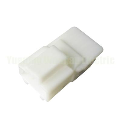 중국 4 핀 3C04MW06W 봉쇄되지 않은 자동차 남성 소켓 AC 조립 자동차 플러그 판매용