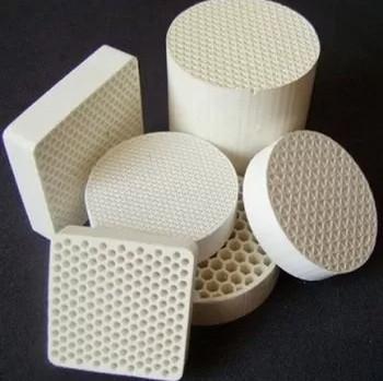 China White Honeycomb Ceramic Catalyst Carrier 51% SiO2 For Gasoline Purification for sale